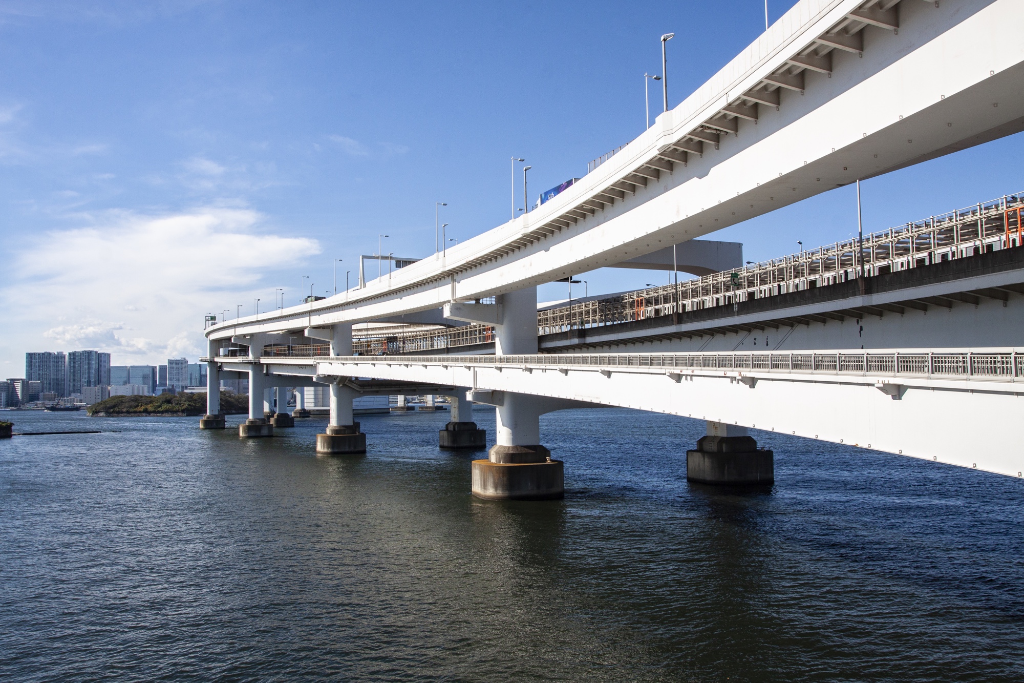 crossing the rainbow bridge (2) – made in tokyo